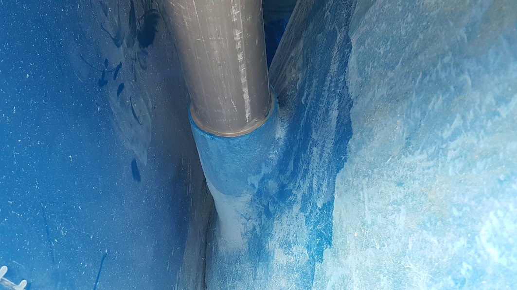 Slope Bottom : Dia 7 FT x H 15 FT Flat Bottom With 3 FT Inner V-Slope ...