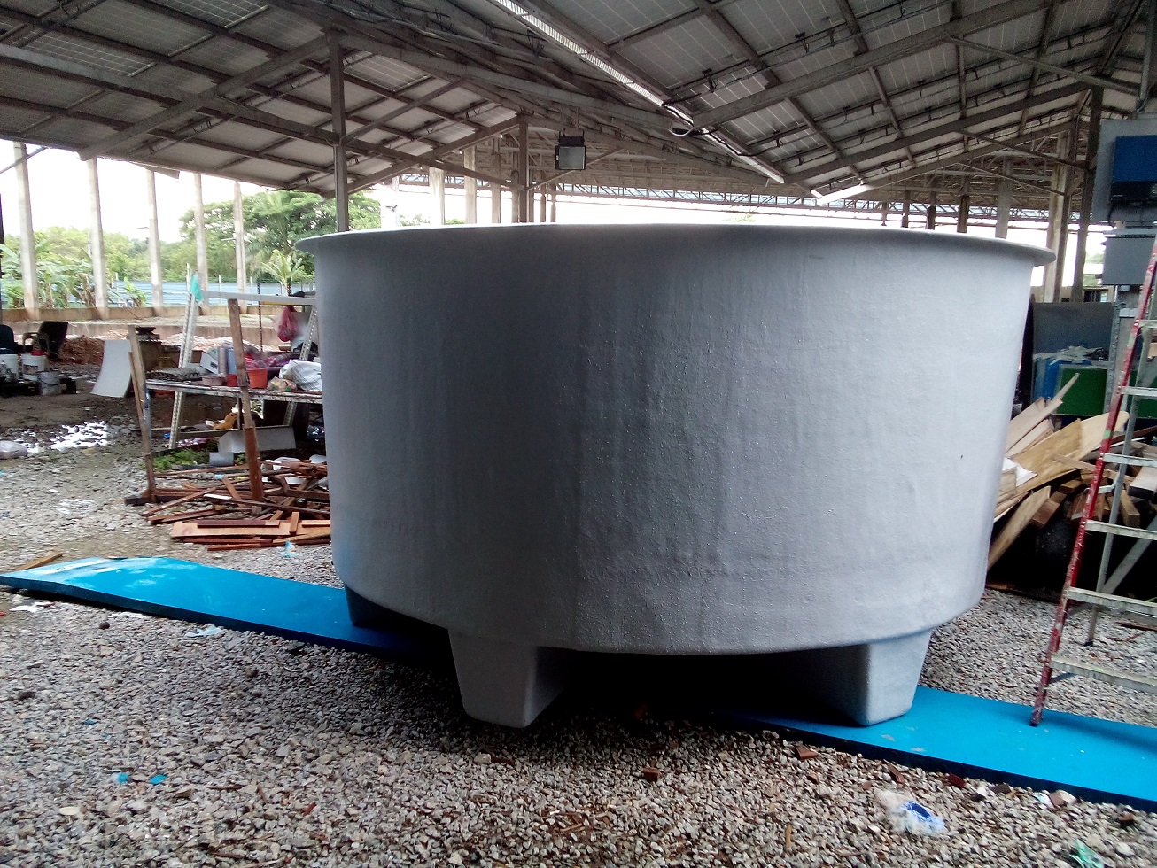 Round Tank : Dia 10 FT x H 4.5 FT With 6 '' Slope Bottom & Leg Support ...